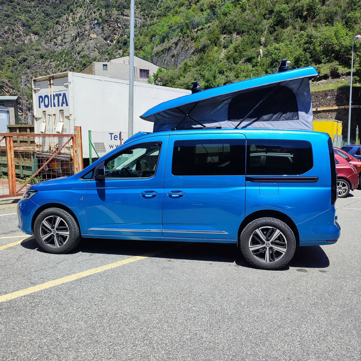 Techo elevable REIMO Caddy V Maxi / Transit Connect L2 - Andorra Campers